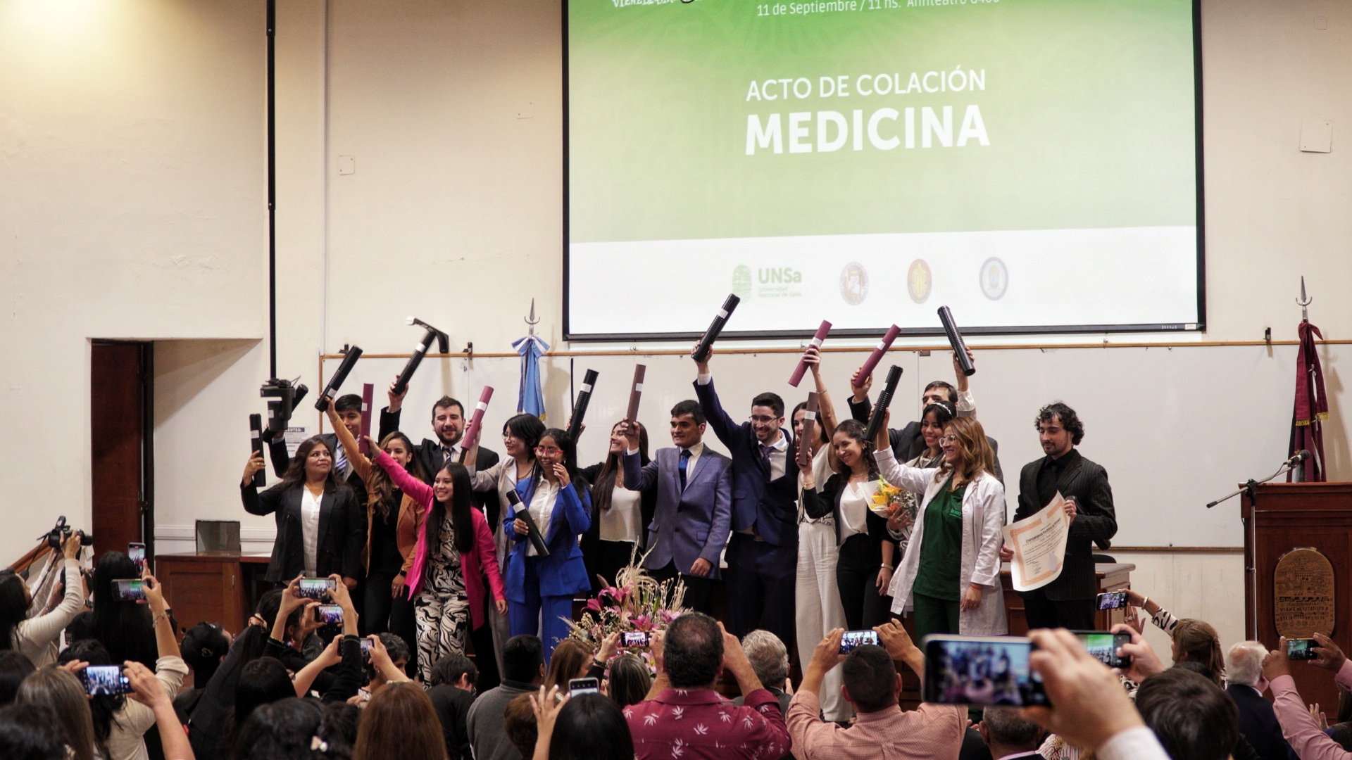 Primeras egresadas y egresados de Medicina de la UNSa: “Esto es ...